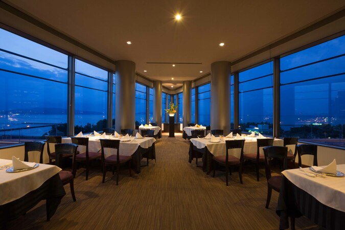 Chinese Restaurant Boukairou - Hilton Fukuoka Sea Hawk - Restaurant ...